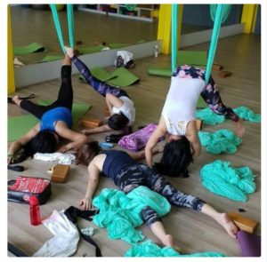 Falling Star Challenge Is Sweeping Over The Internet | Faltu Saala